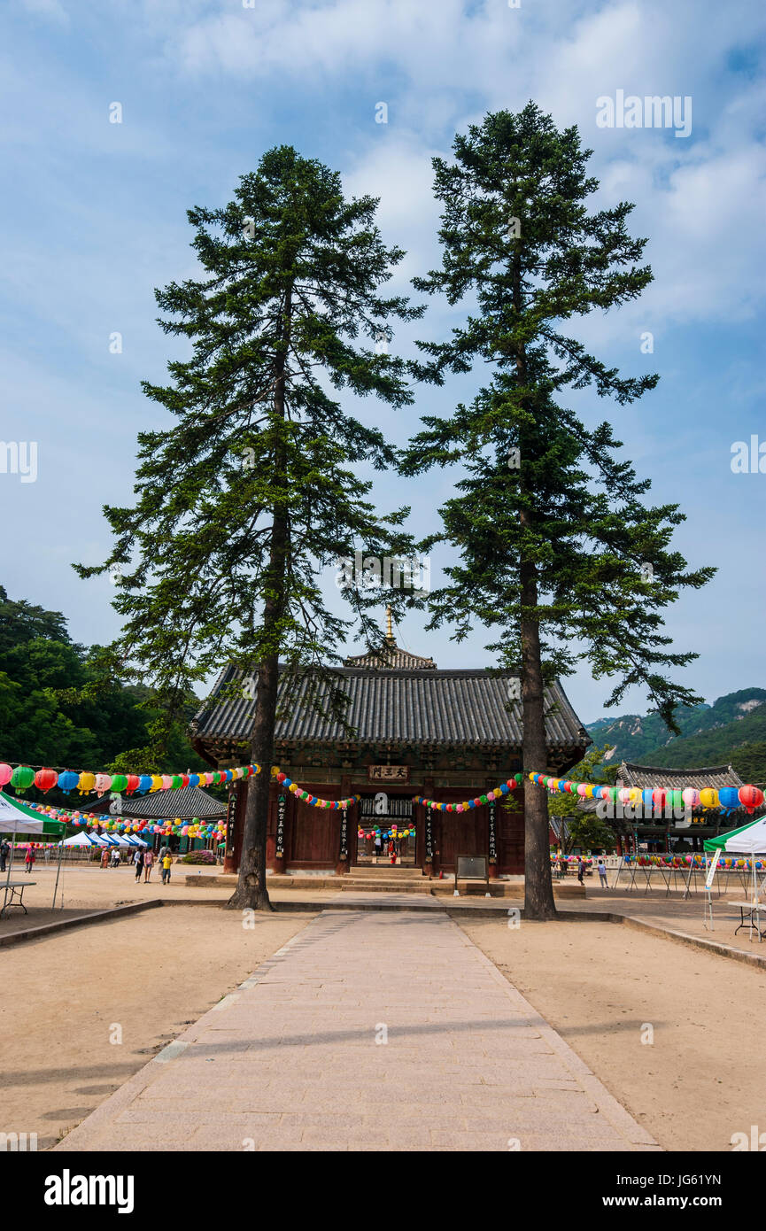 Beopjusa Temple Complex, South Korea Stock Photo - Alamy