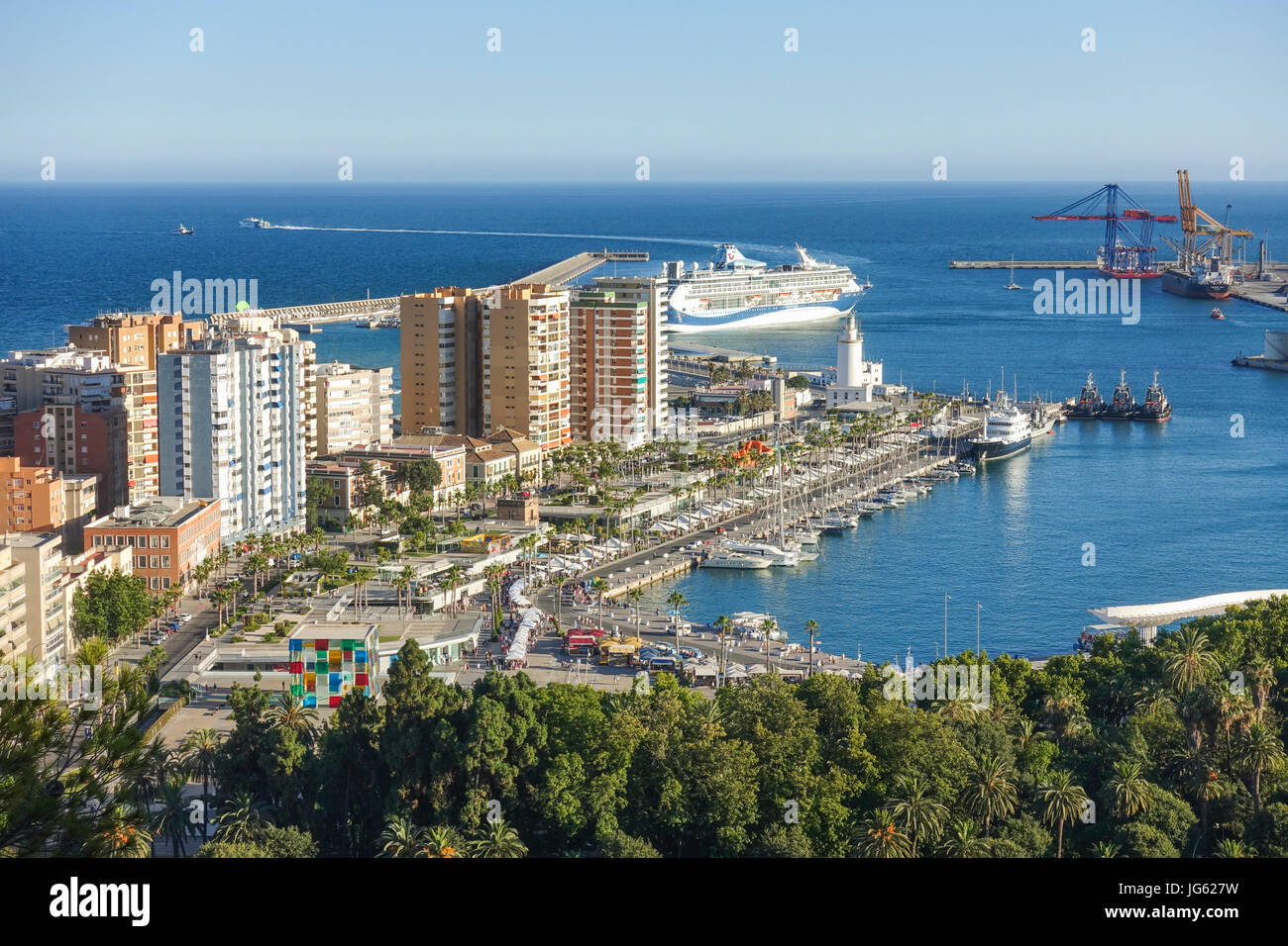 Muelle uno hi-res stock photography and images - Alamy