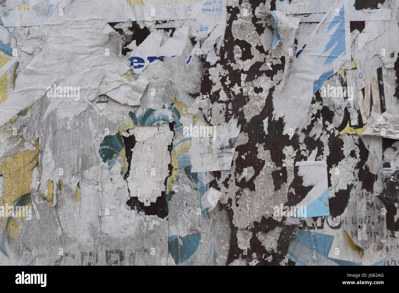 Torn paper on the wall hi-res stock photography and images - Alamy