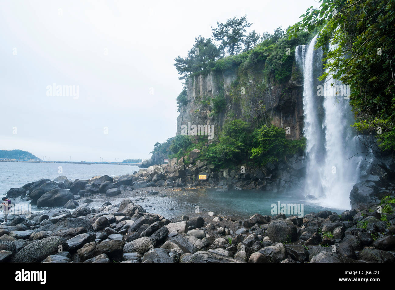 Jeongbang pokpo waterfall, Unesco world heritage sight the island of ...
