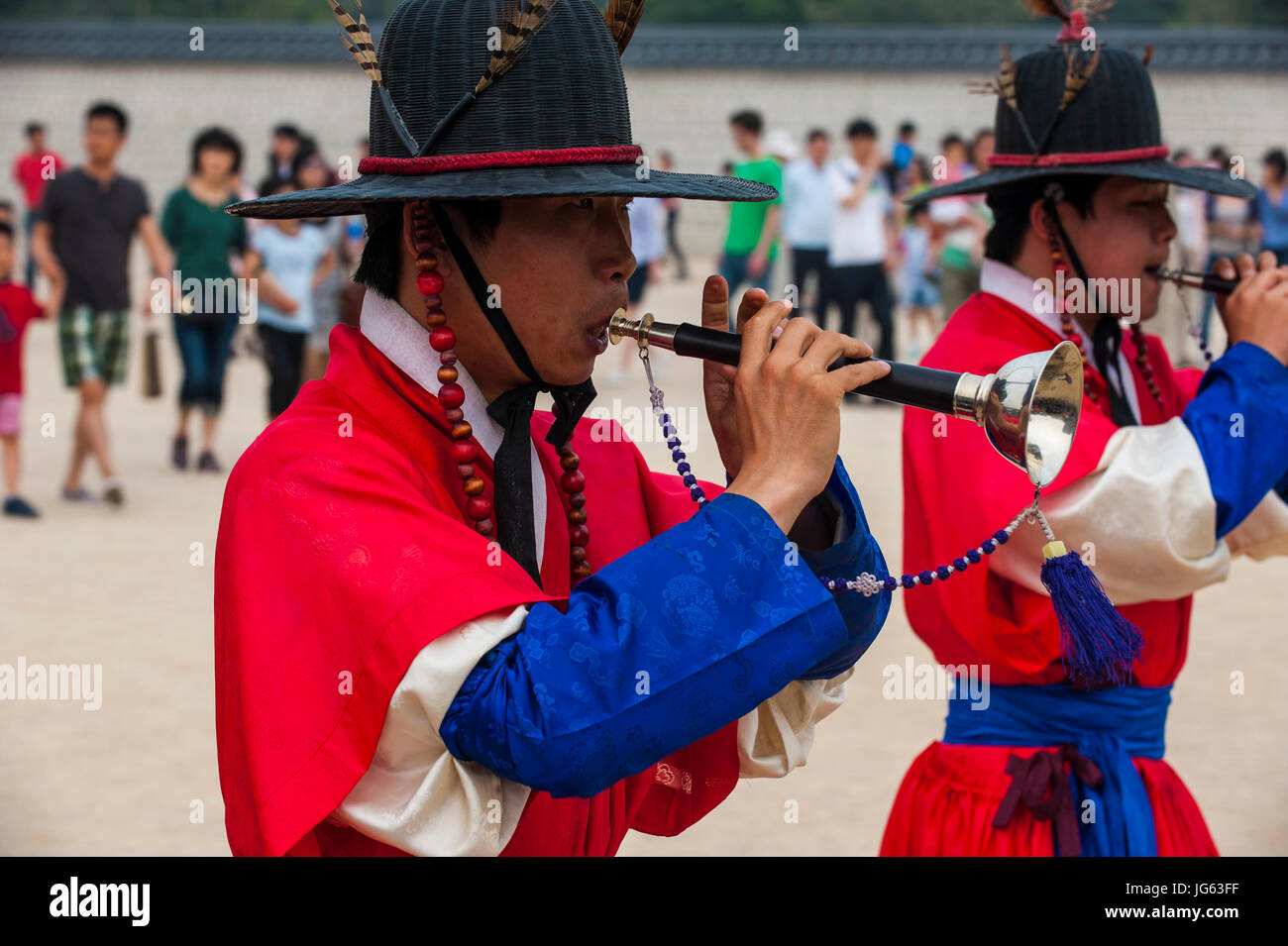 Ceremonial changing of the guard, Gyeongbokgung palace, Seoul, South Korea Stock Photo - Alamy
