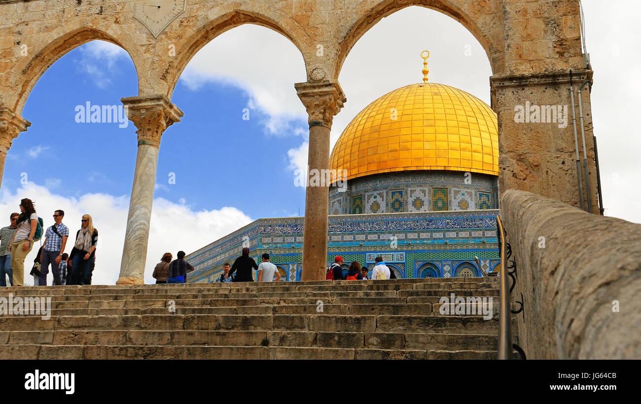 Dome of the Rock in Jerusalem over Temple Mount Stock Photo - Alamy