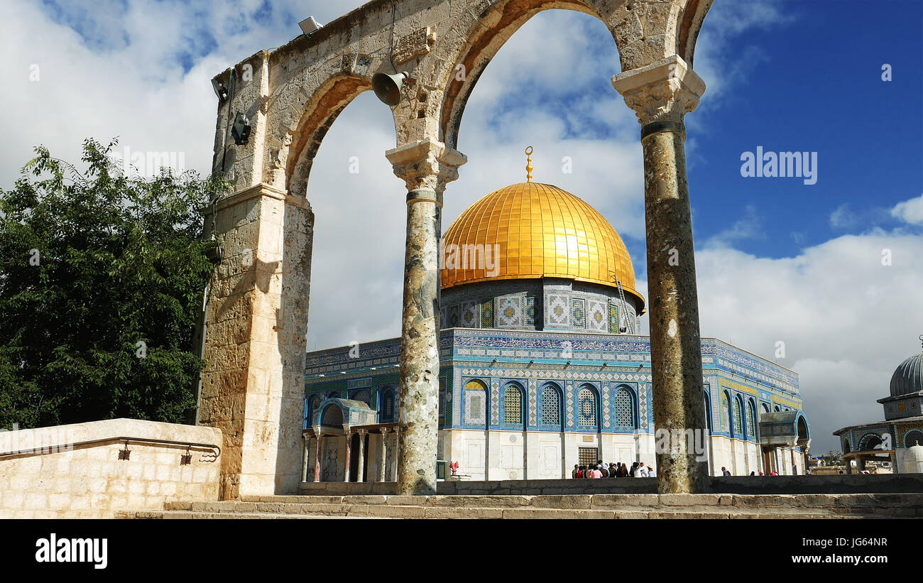 Dome of the Rock in Jerusalem over Temple Mount Stock Photo - Alamy