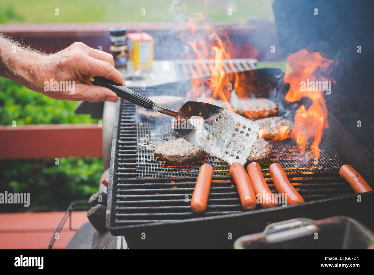 Cooks grilling meat in restaurant hi-res stock photography and images ...