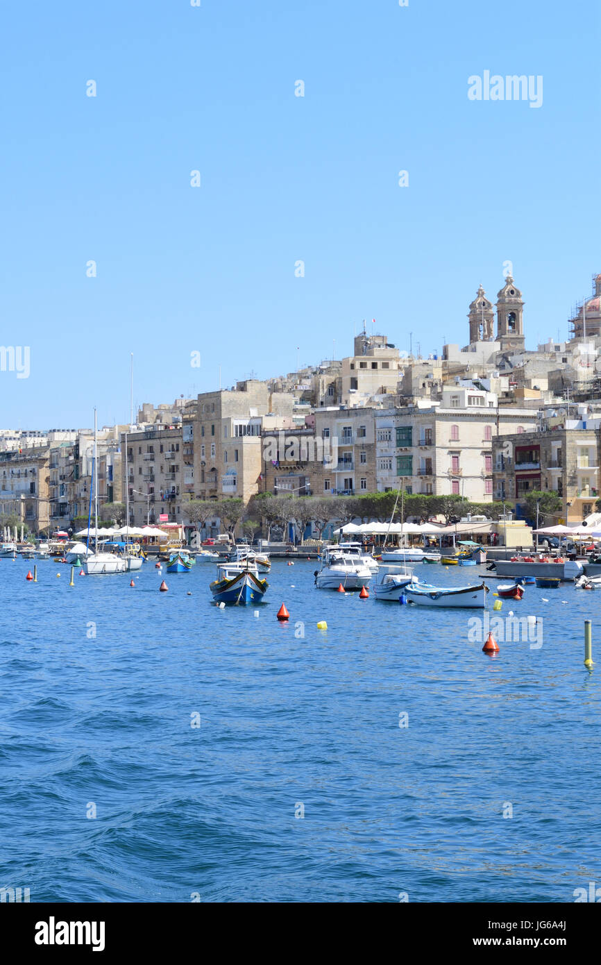 Beautiful coastal view marina boats hi-res stock photography and images ...