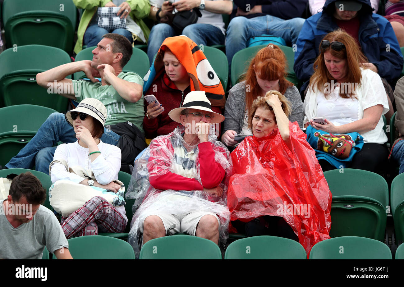 Spectators in stands court hi-res stock photography and images - Alamy