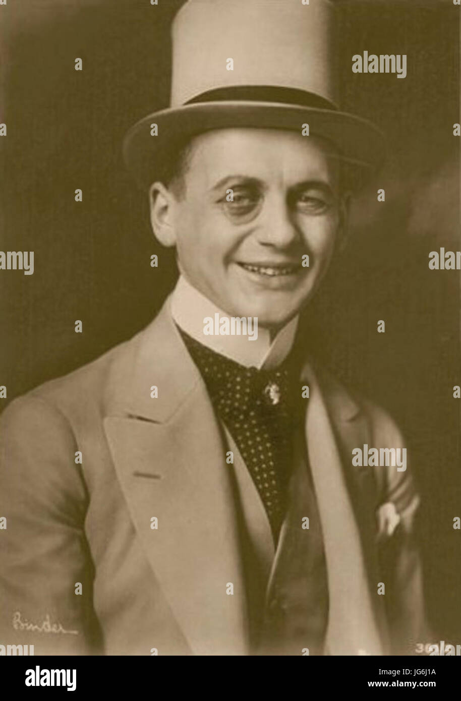 Reinhold Schünzel um 1921 by Alexander Binder Stock Photo - Alamy