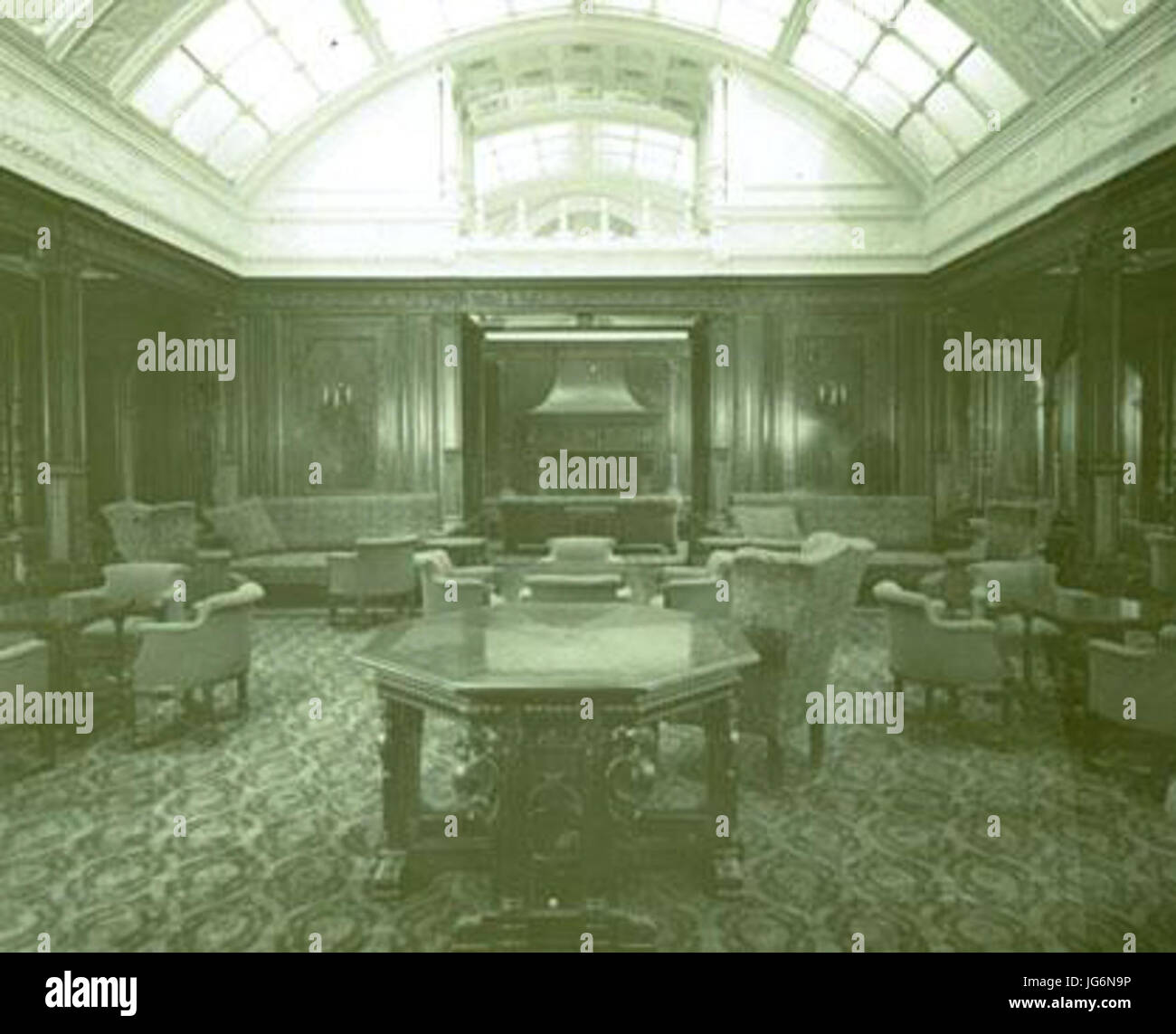 RMS Mauretania First class smoking room Stock Photo - Alamy