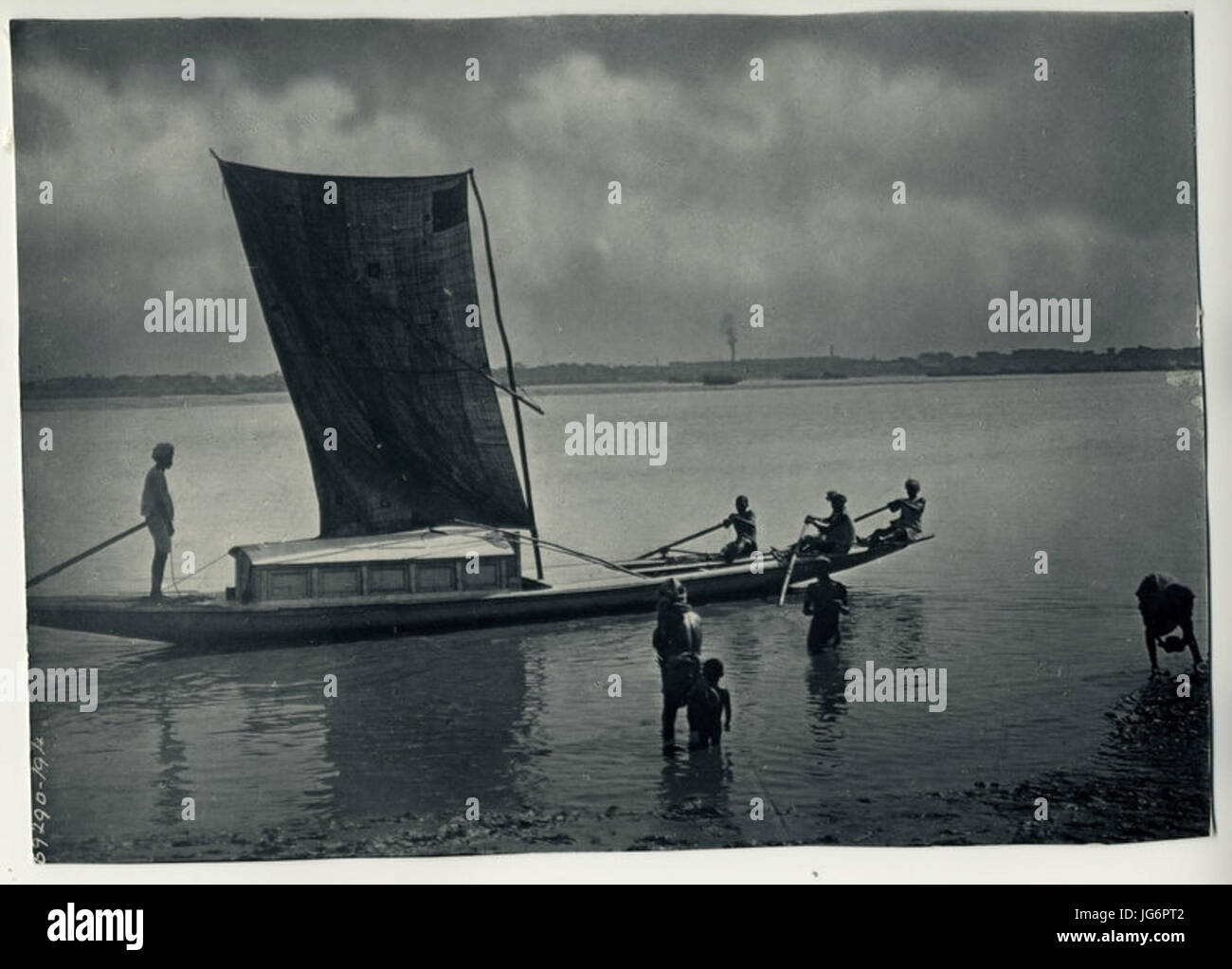 Rectangular boat hi-res stock photography and images - Alamy