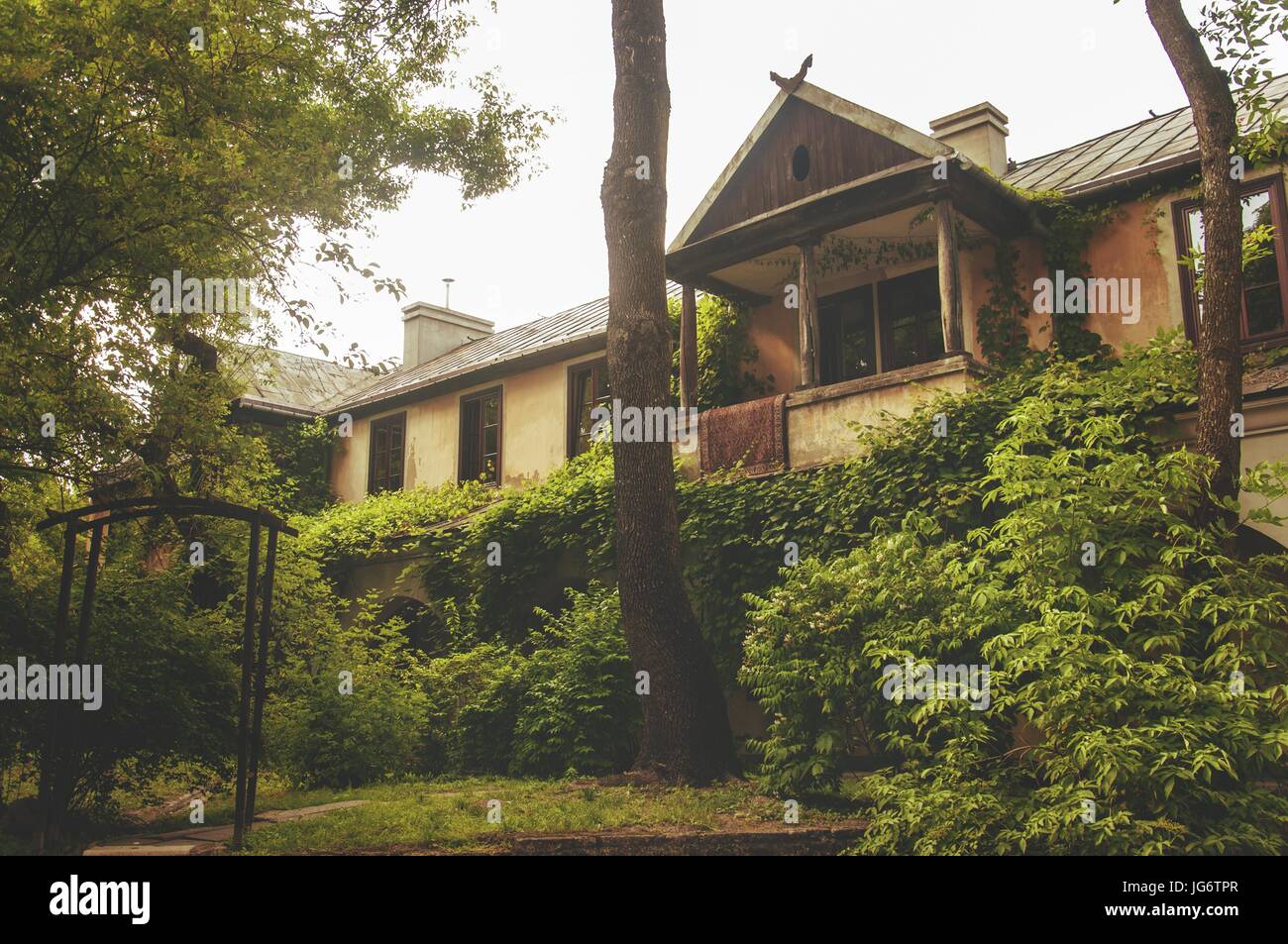 a beautiful house in dreamy morning scenery Stock Photo - Alamy