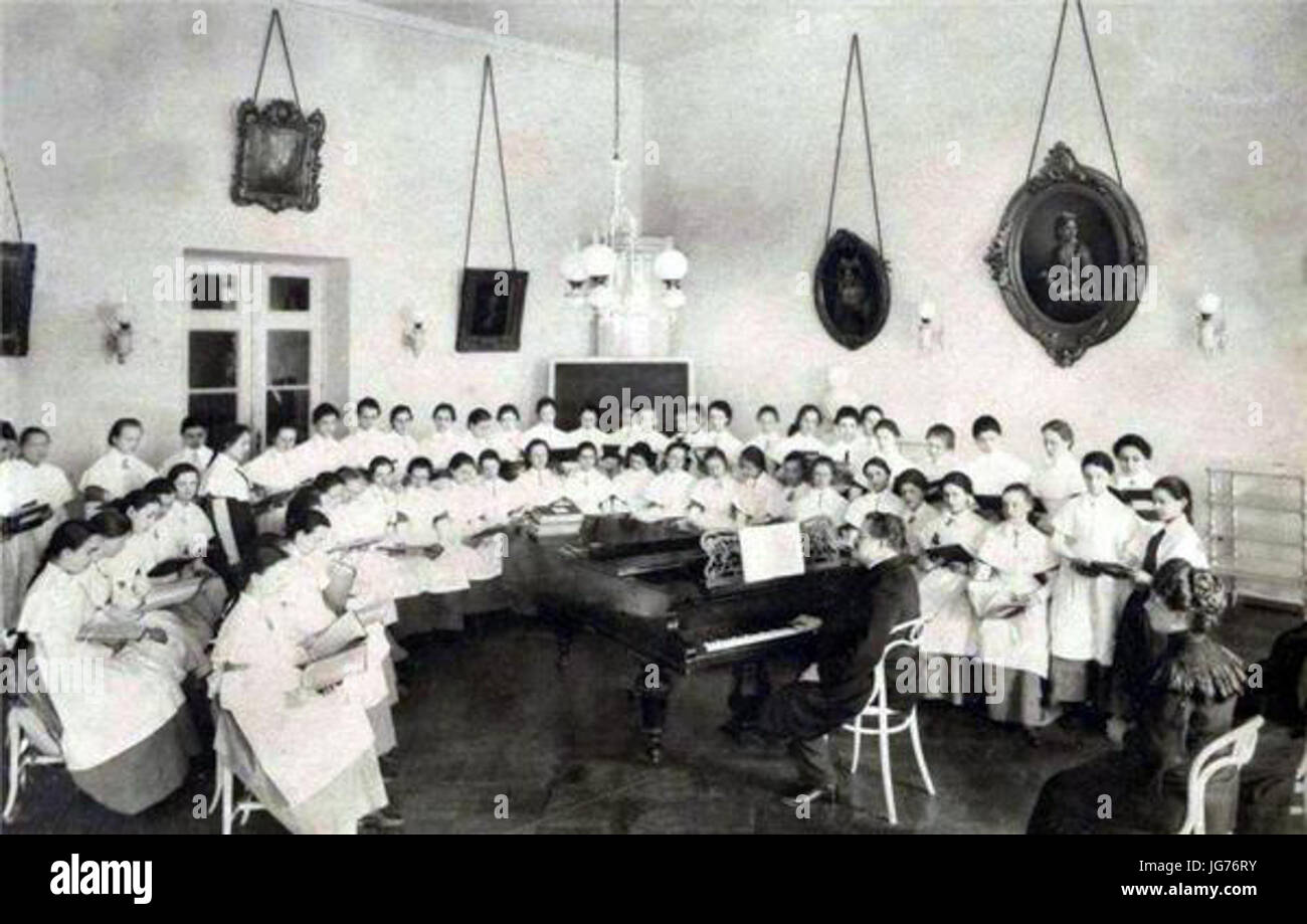 Singing lessons hi-res stock photography and images - Alamy