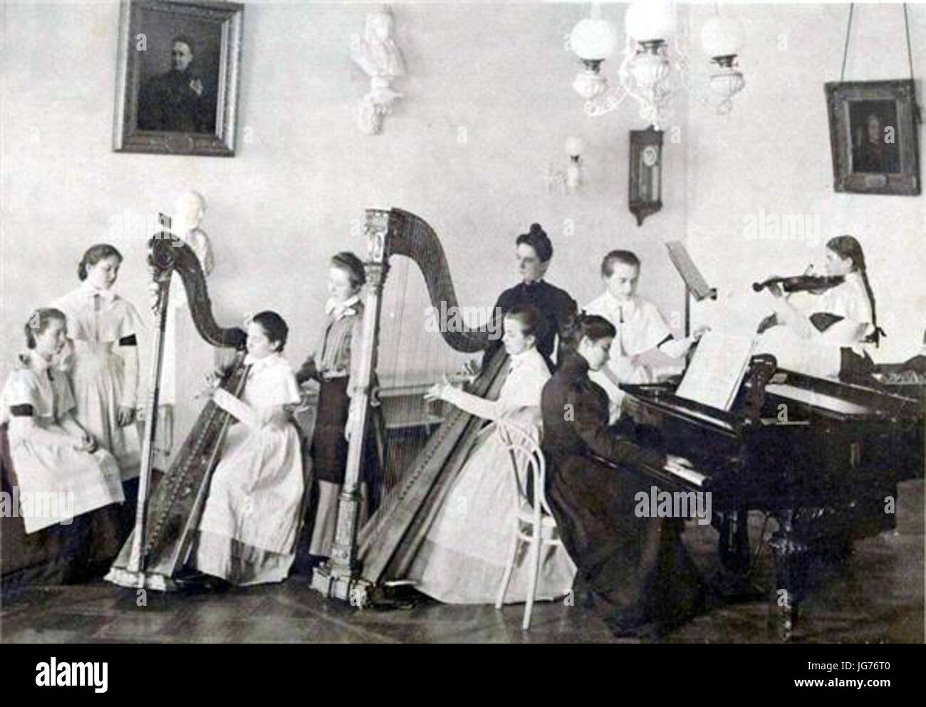 Singing lesson old hi-res stock photography and images - Alamy