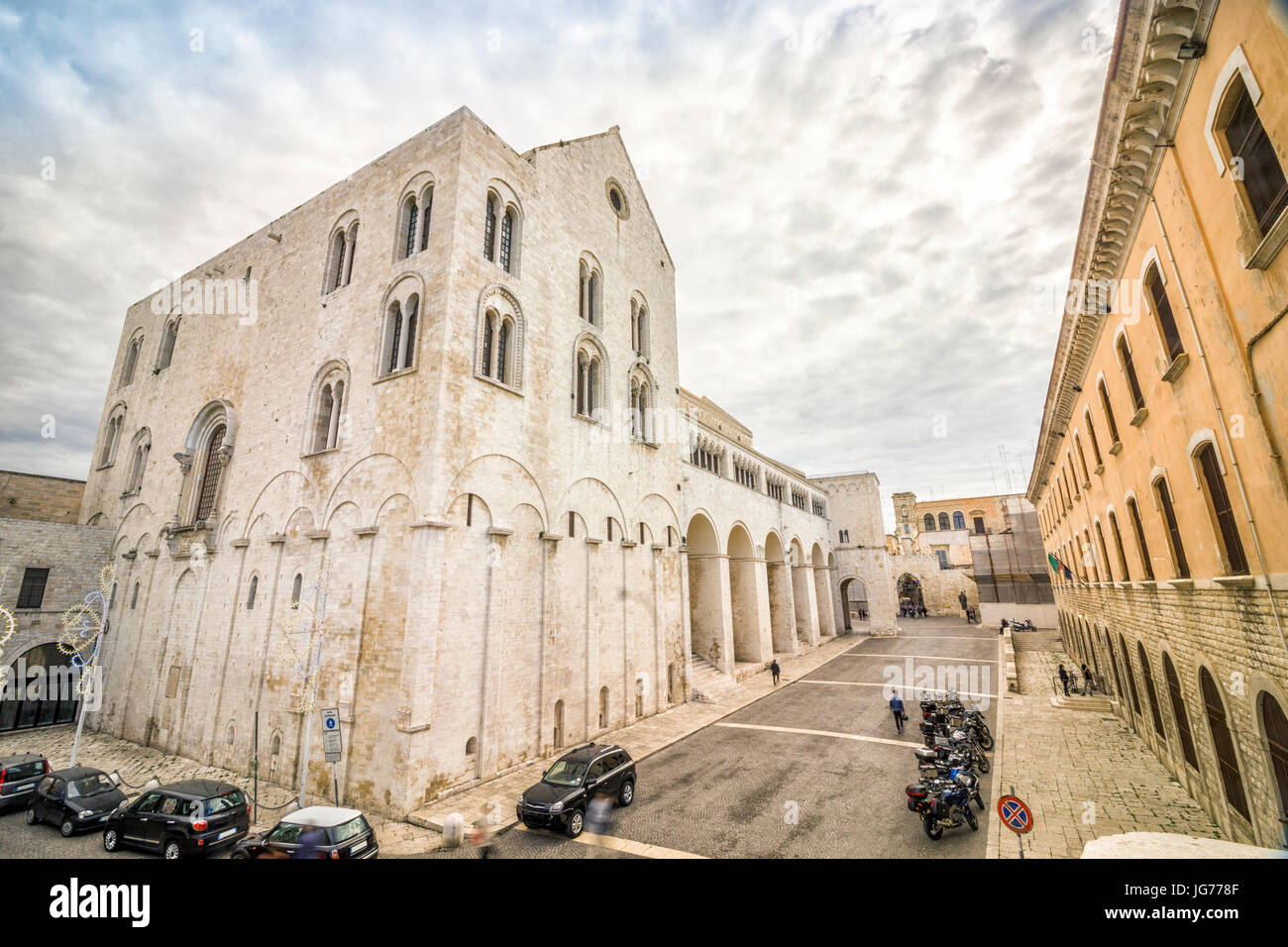 Bari cathedral hi-res stock photography and images - Alamy