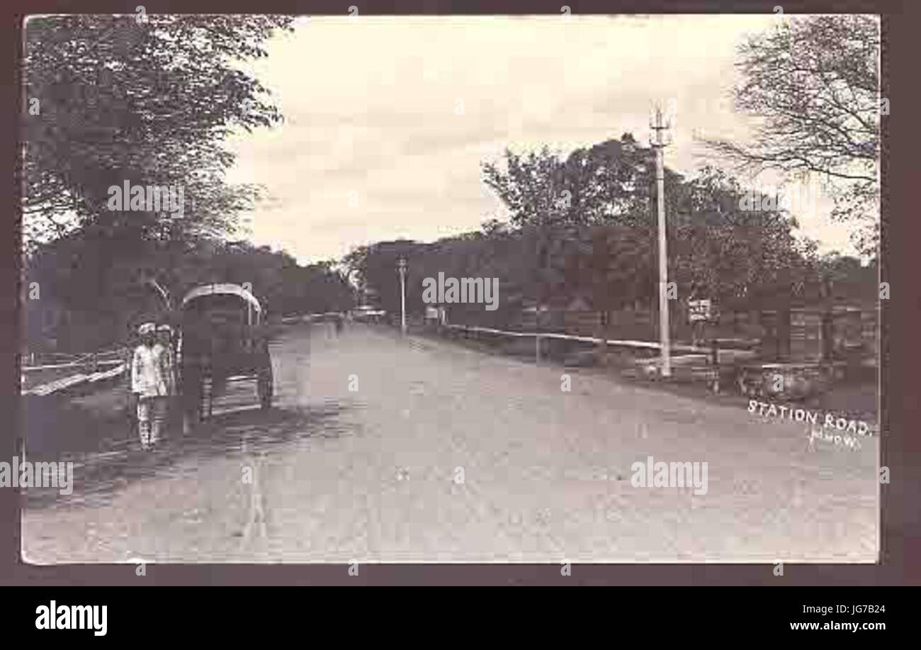 Station Road Mhow a postcard by Guerra and Sons Stock Photo - Alamy