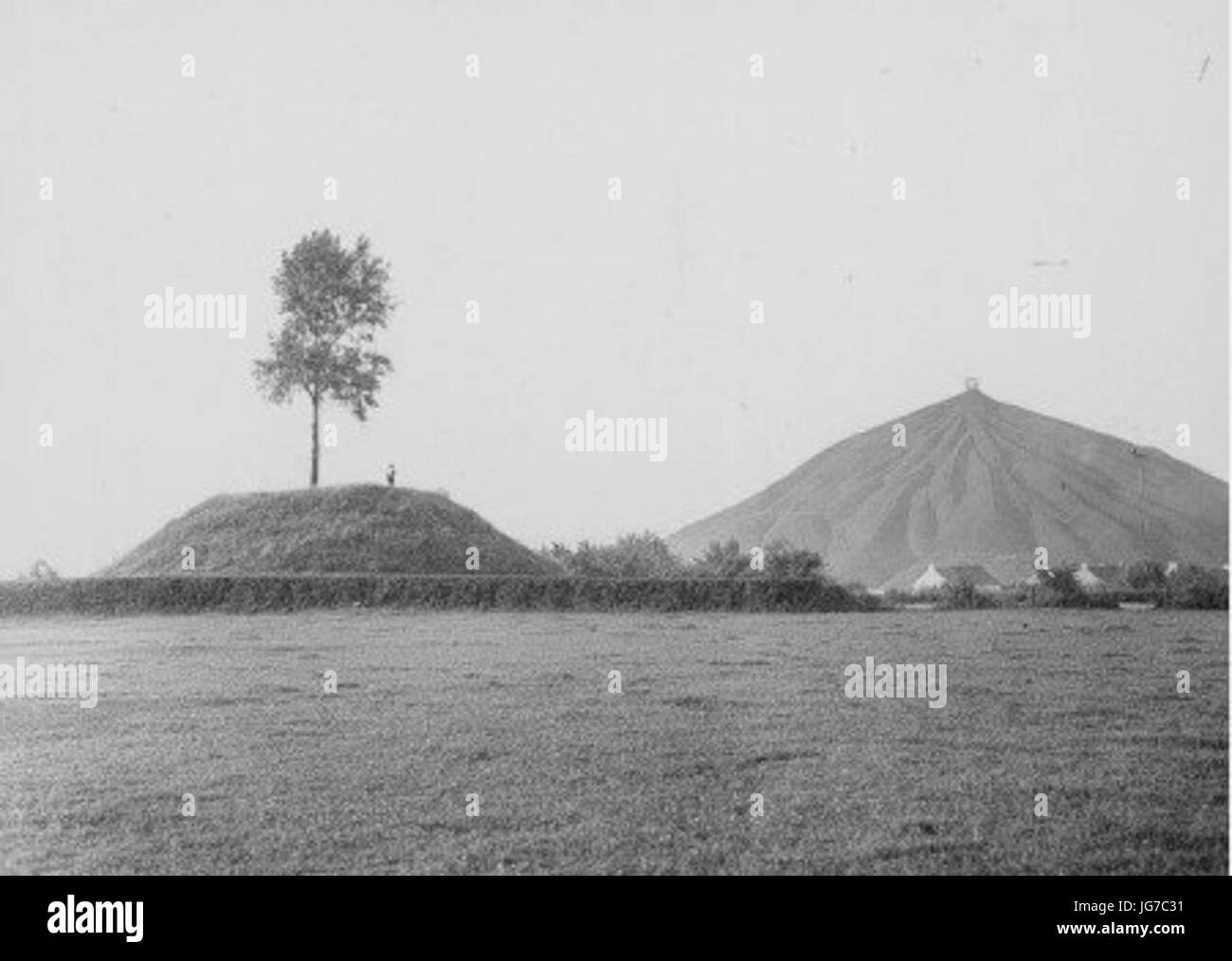 Tumulus Drawing High Resolution Stock Photography and Images - Alamy
