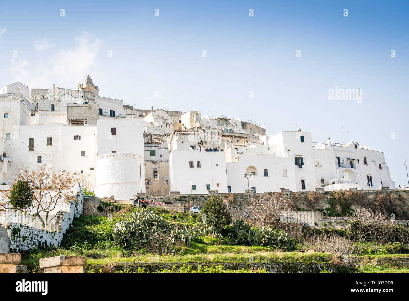 Whitewashed medieval city hi-res stock photography and images - Alamy