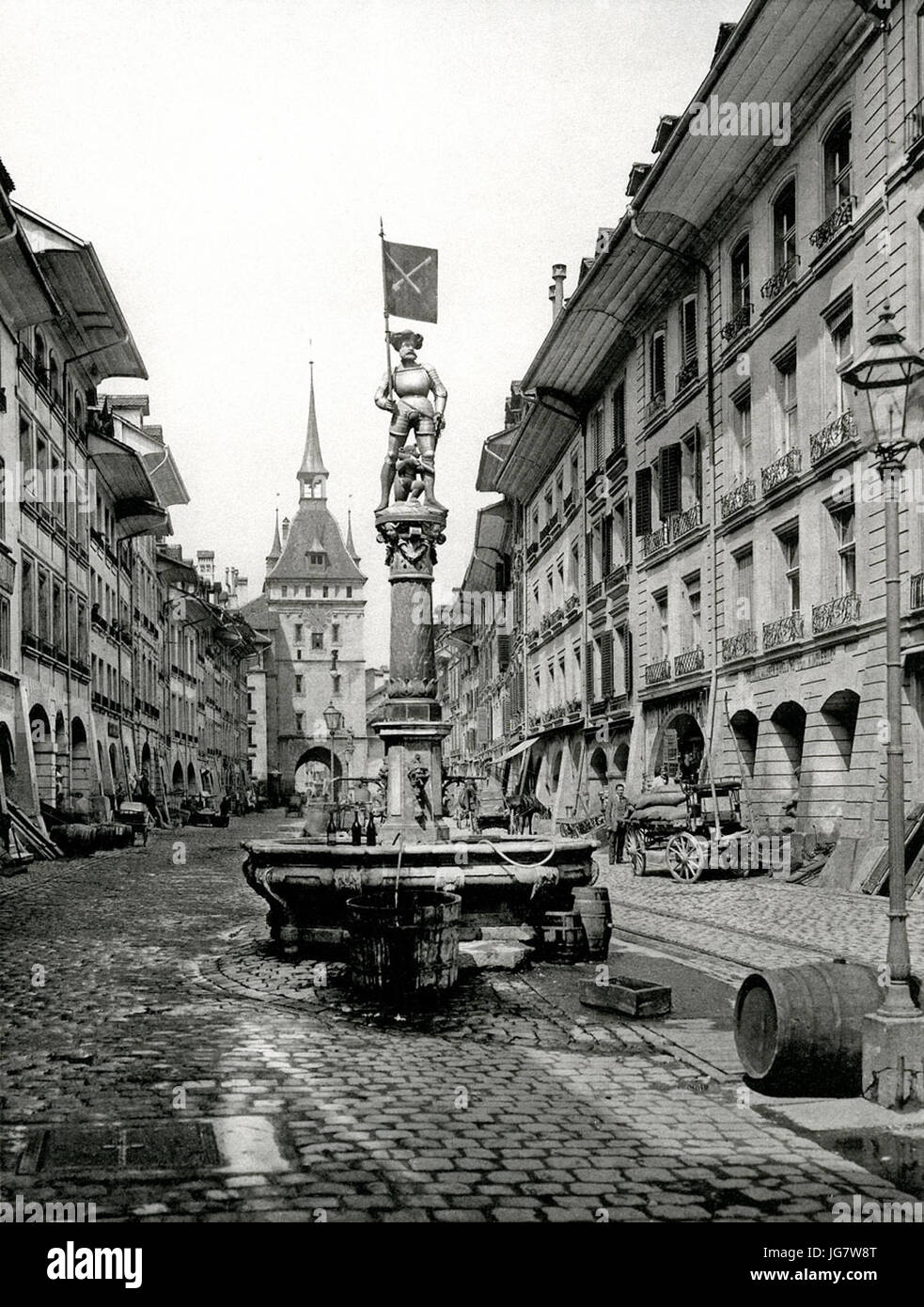 Marktgasse mit Schützenbrunnen und Käfigturm Stock Photo - Alamy
