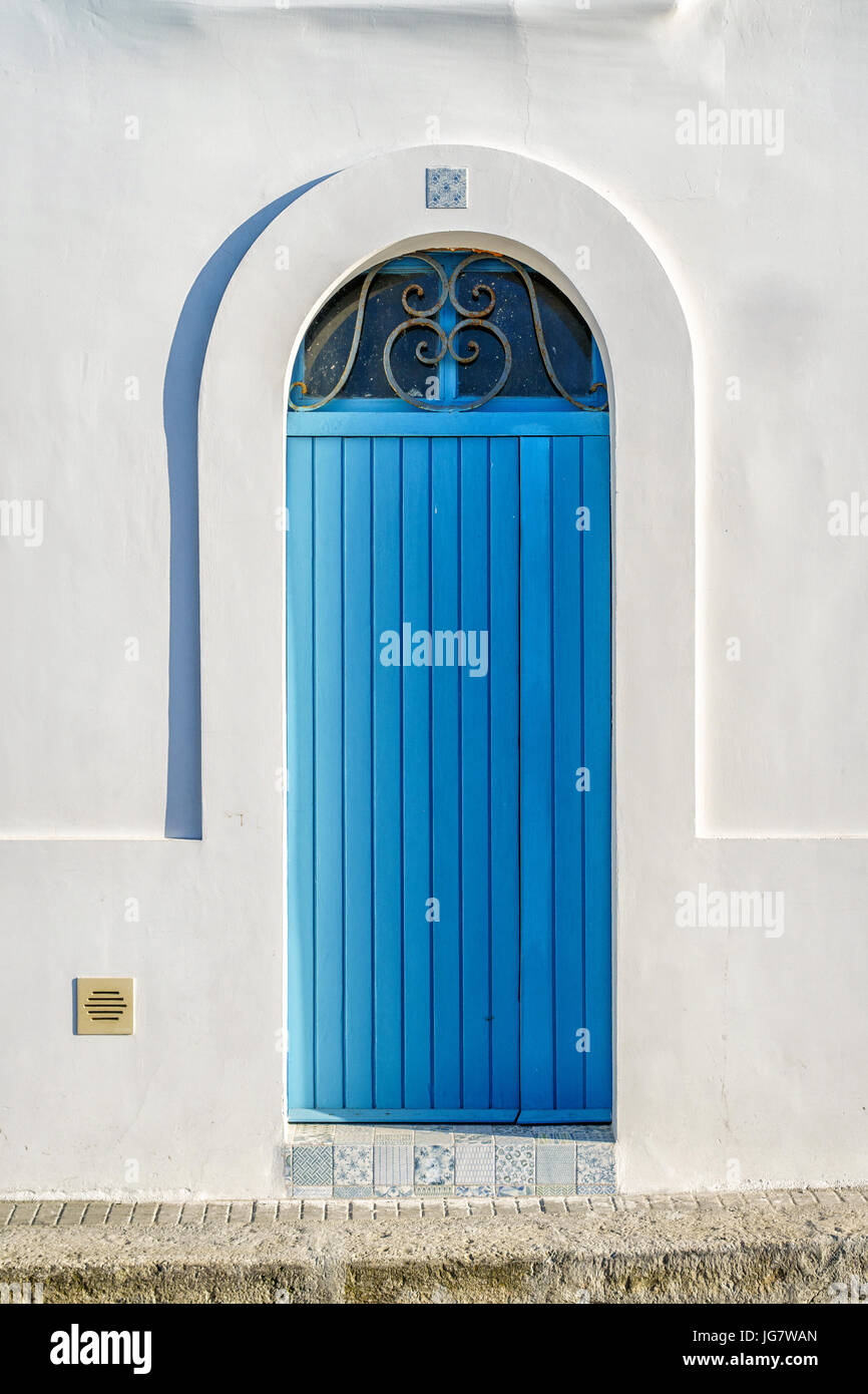 Mediterranean blue arch door hi-res stock photography and images - Alamy