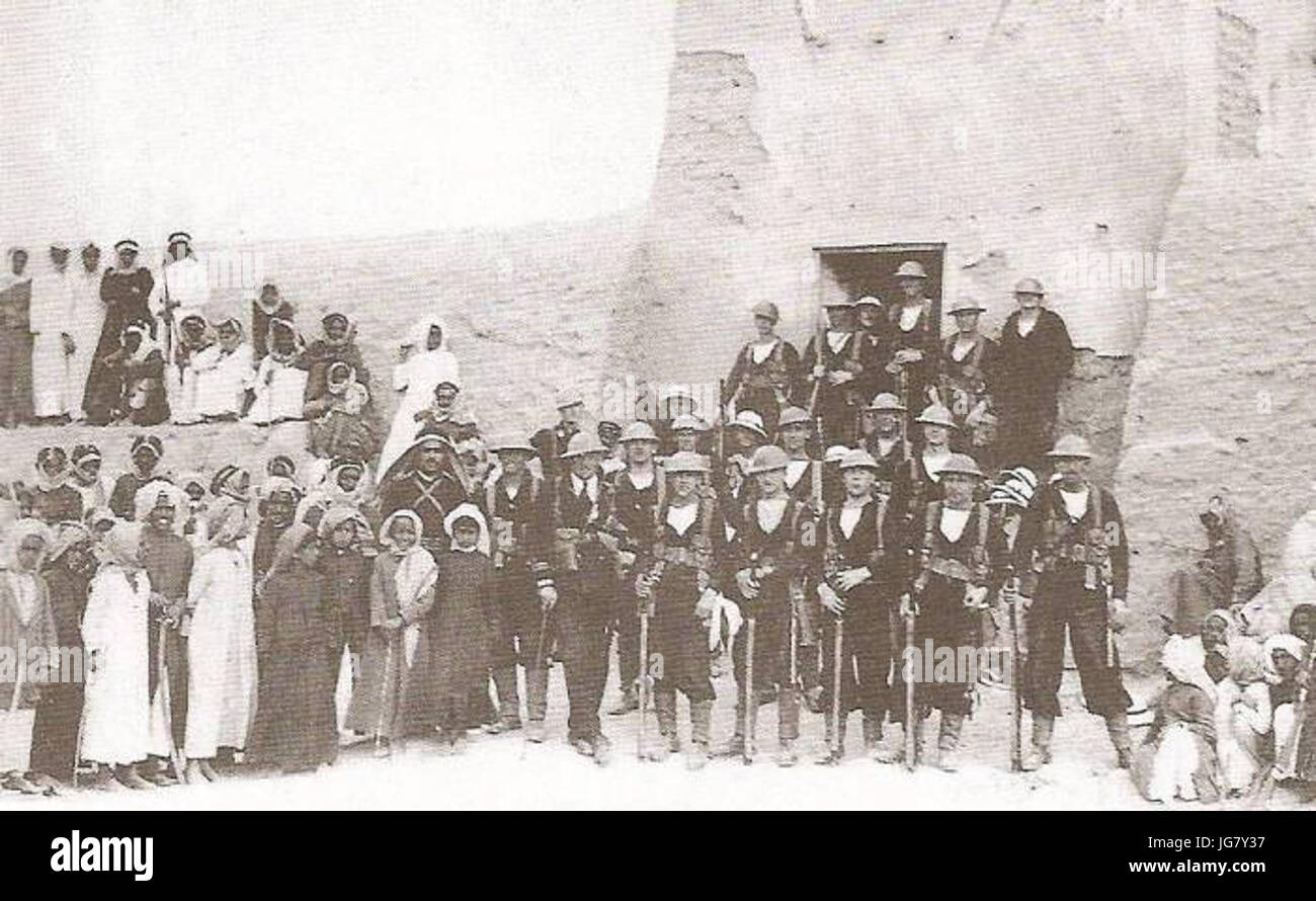 Kuwait army hi-res stock photography and images - Alamy