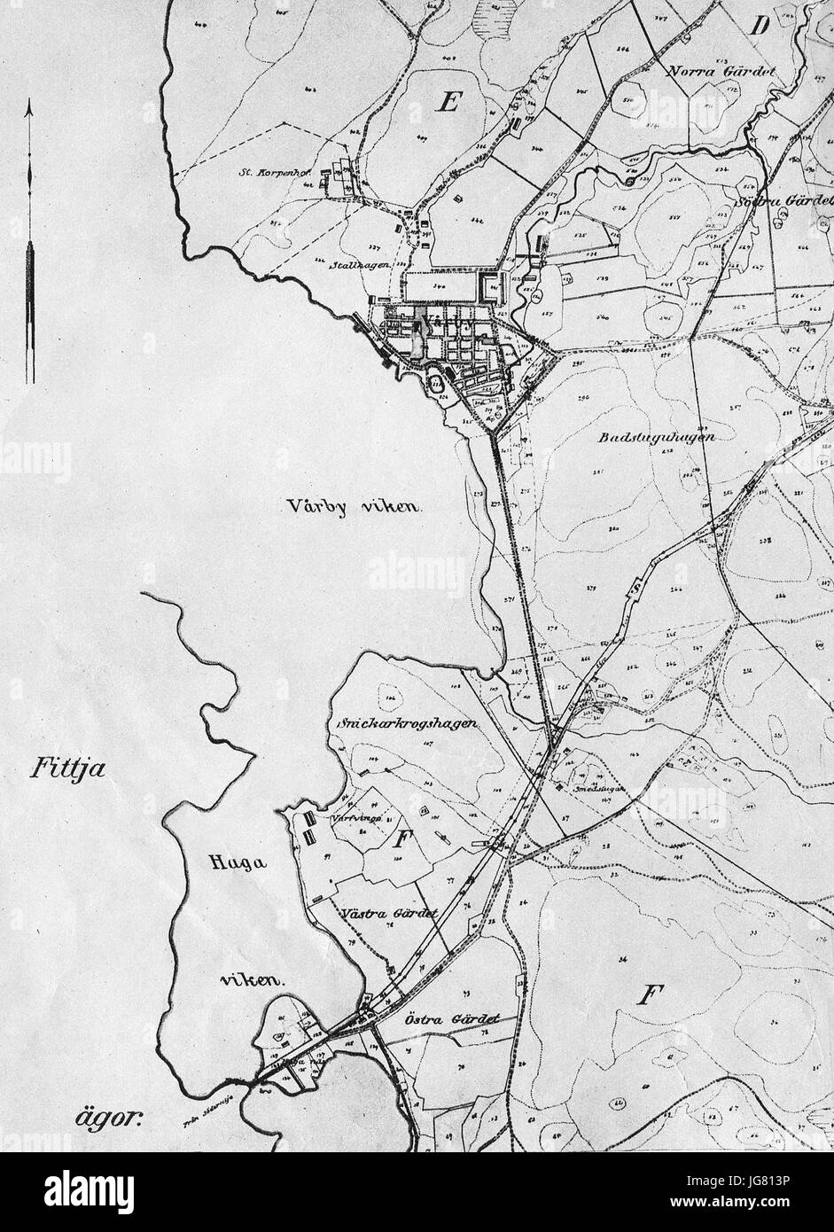 Vårby gård med omgivning 1908 Stock Photo - Alamy