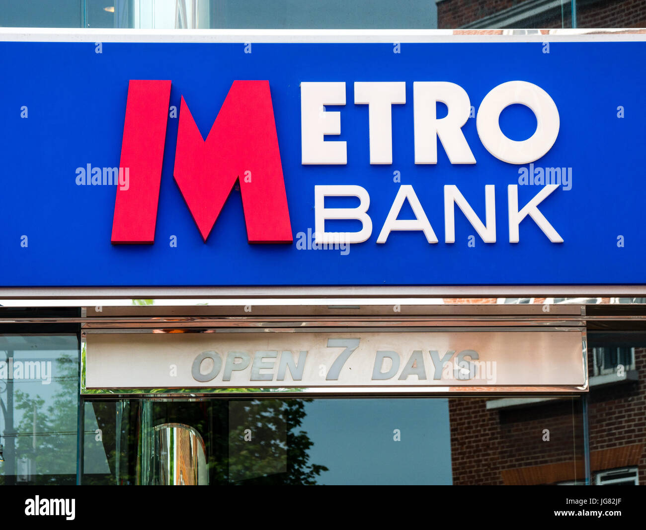 Reading metro bank hi-res stock photography and images - Alamy