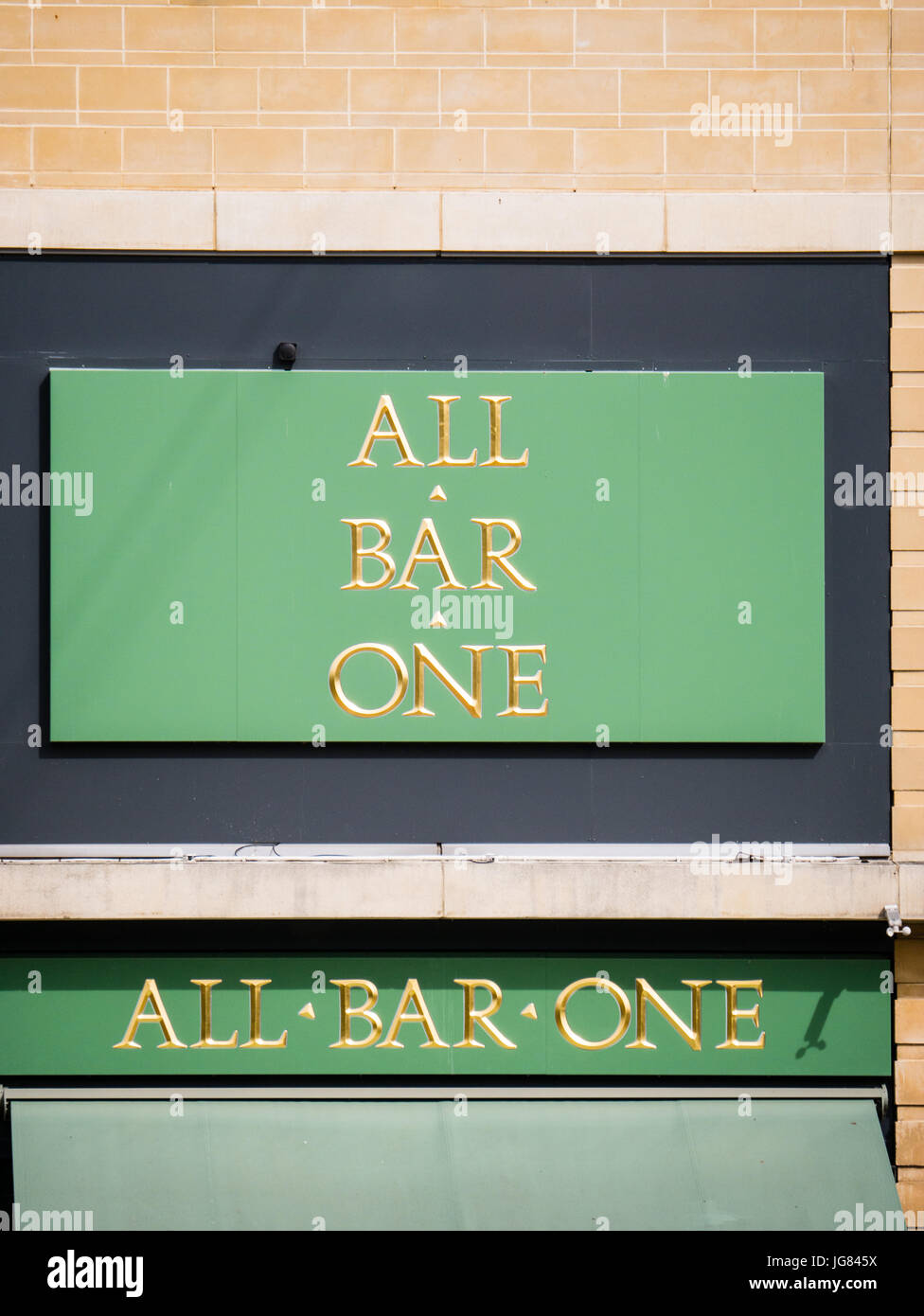 Pub chain hi-res stock photography and images - Alamy