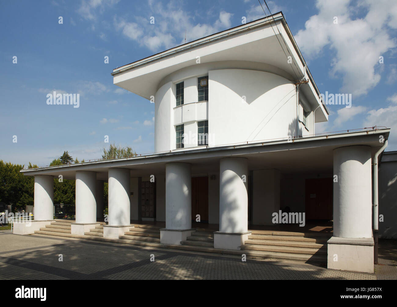 Modernist funeral architecture hi-res stock photography and images - Alamy