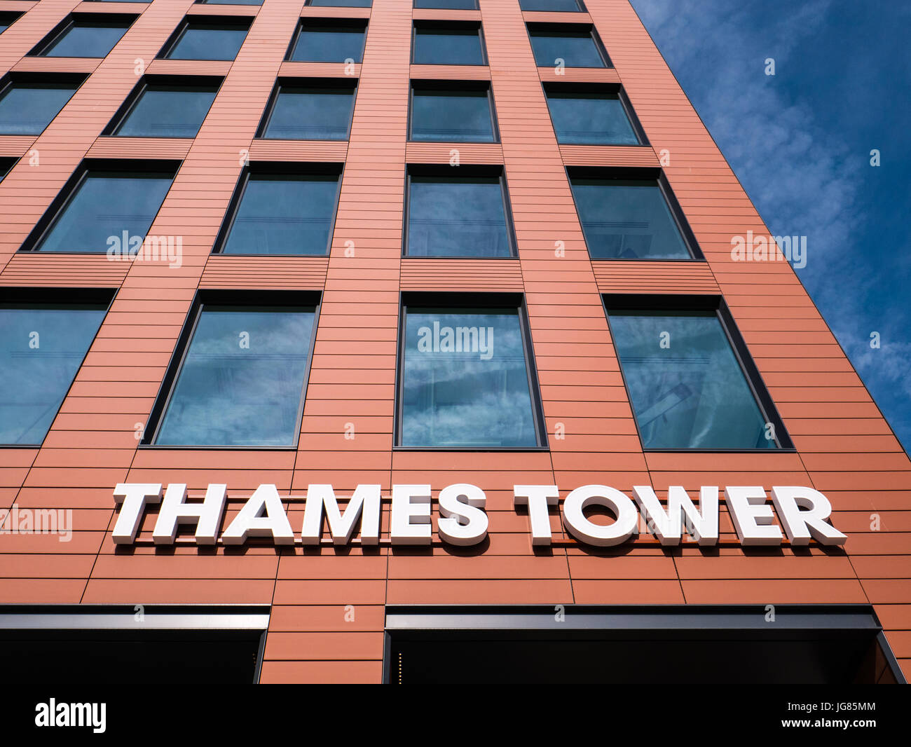 Thames Tower new building central Reading, Berkshire, England Stock ...