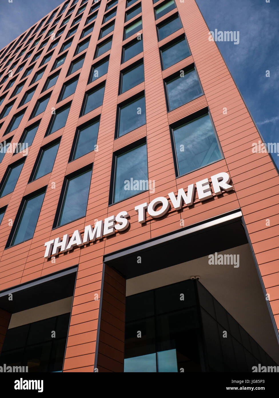 Thames Tower new building central Reading, Berkshire, England Stock ...