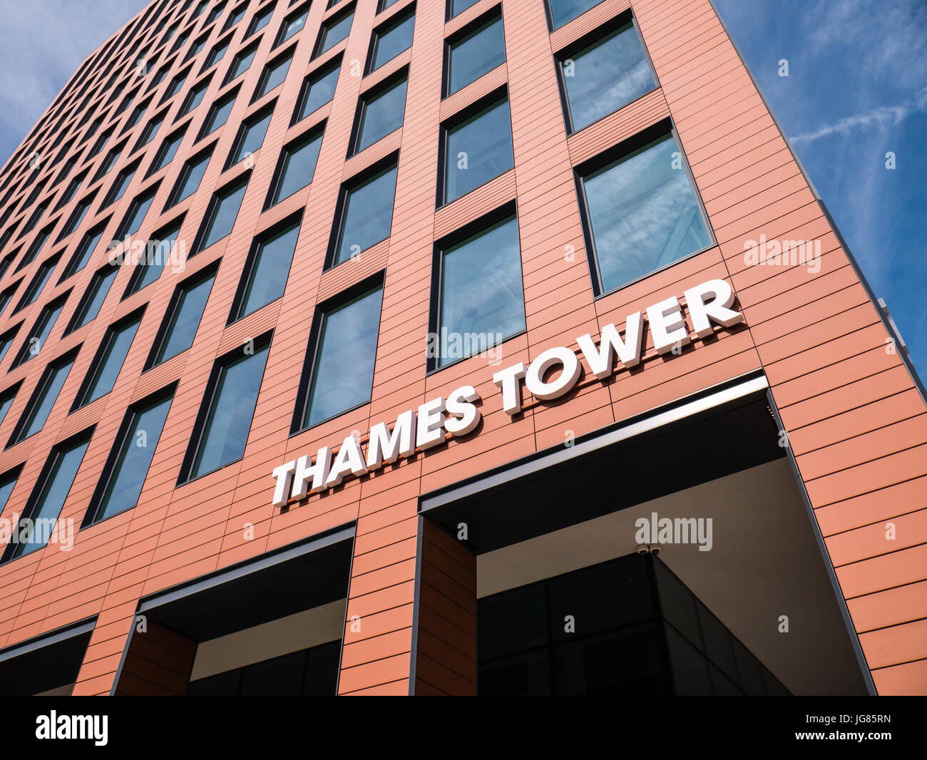 Thames Tower new building central Reading, Berkshire, England Stock ...