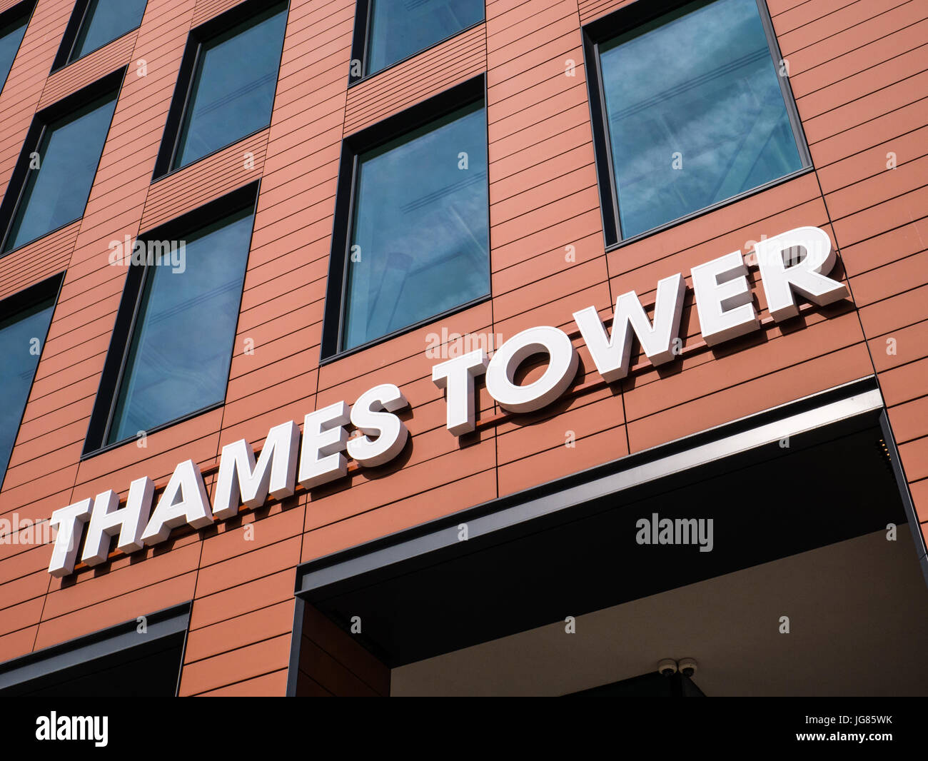 Thames Tower new building central Reading, Berkshire, England Stock ...