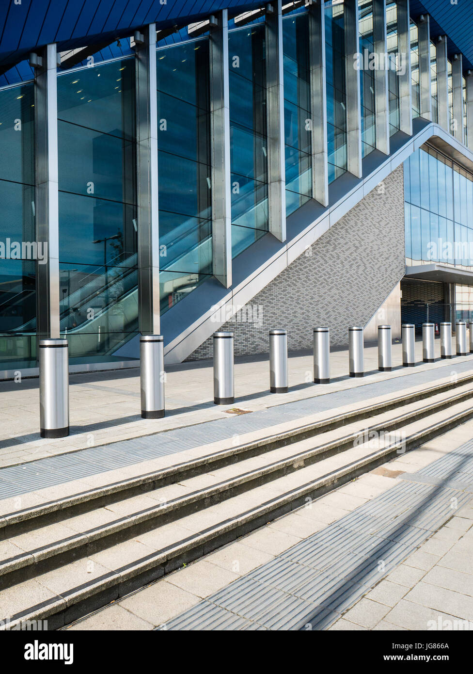 Reading Mainline Railway Station High Resolution Stock Photography and ...