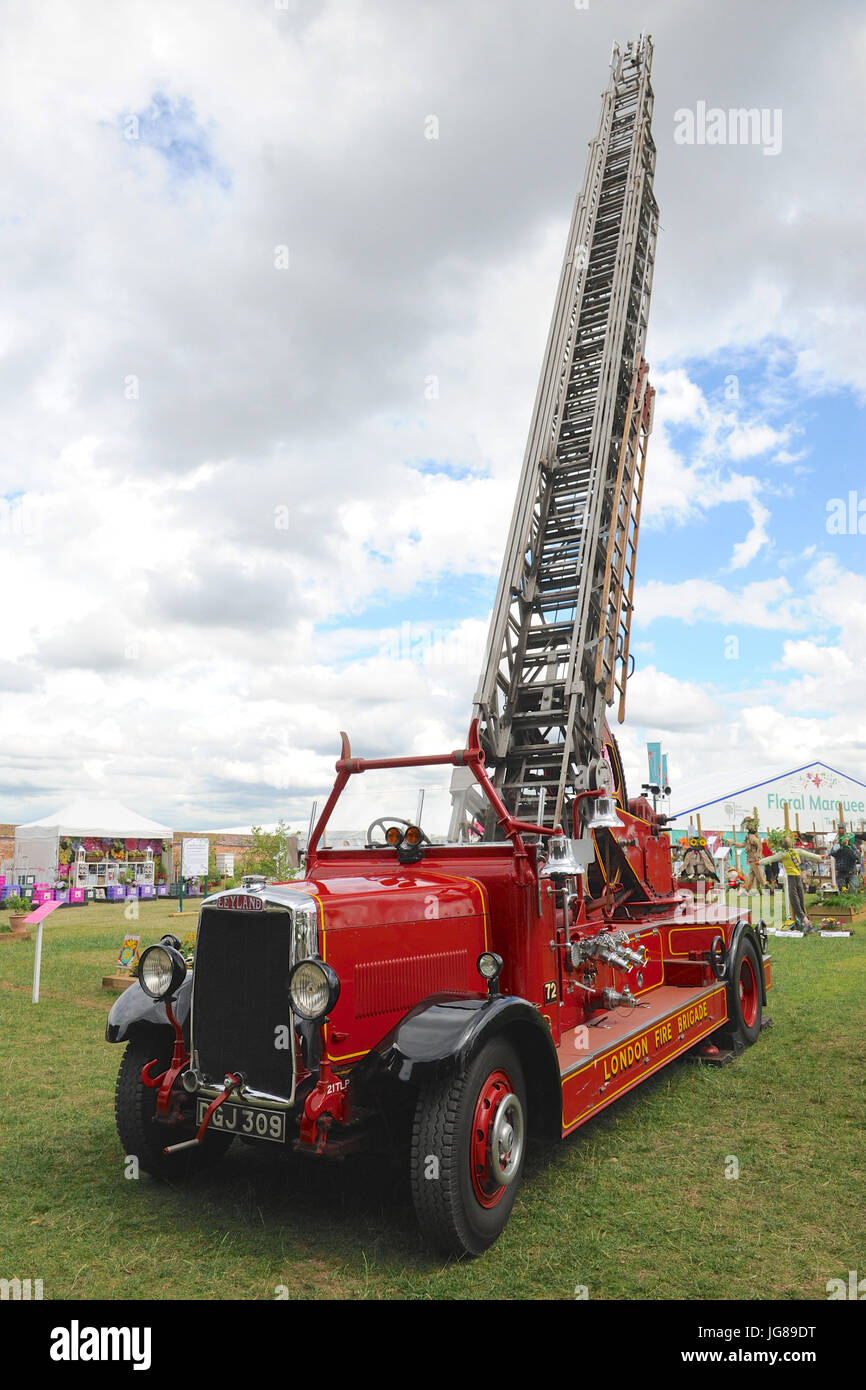 London, UK. 3rd July, 2017. A 1937 Leyland Metz Vintage Ladder Truck on ...