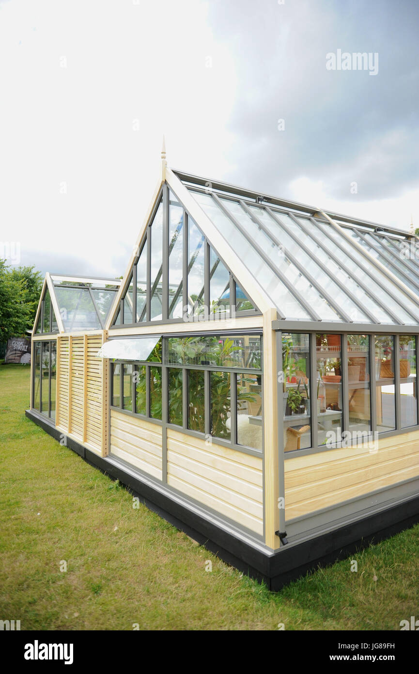 Largest greenhouses hi-res stock photography and images - Alamy