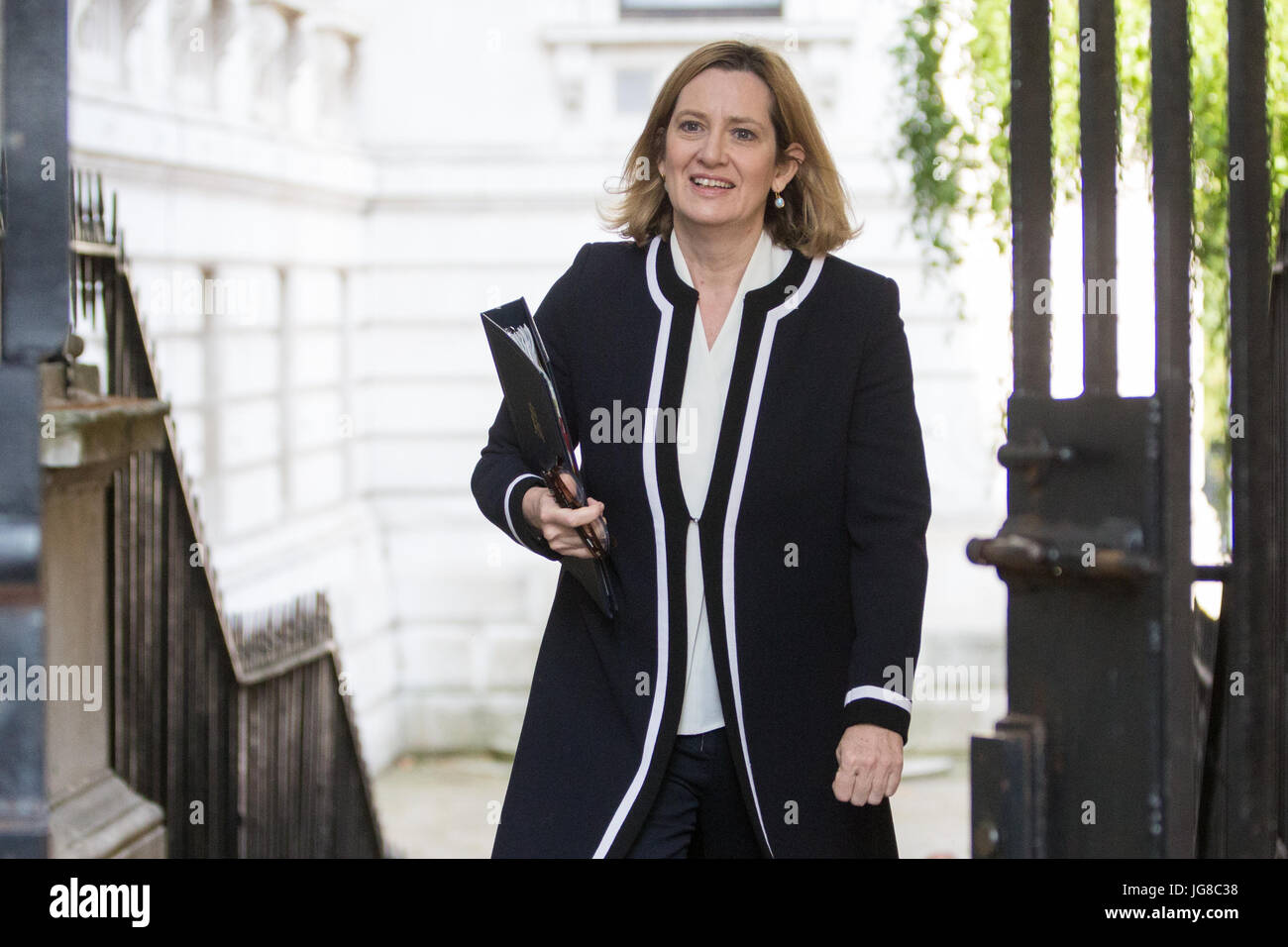 Home secretary amber rudd arriving at 10 downing street hi-res stock ...