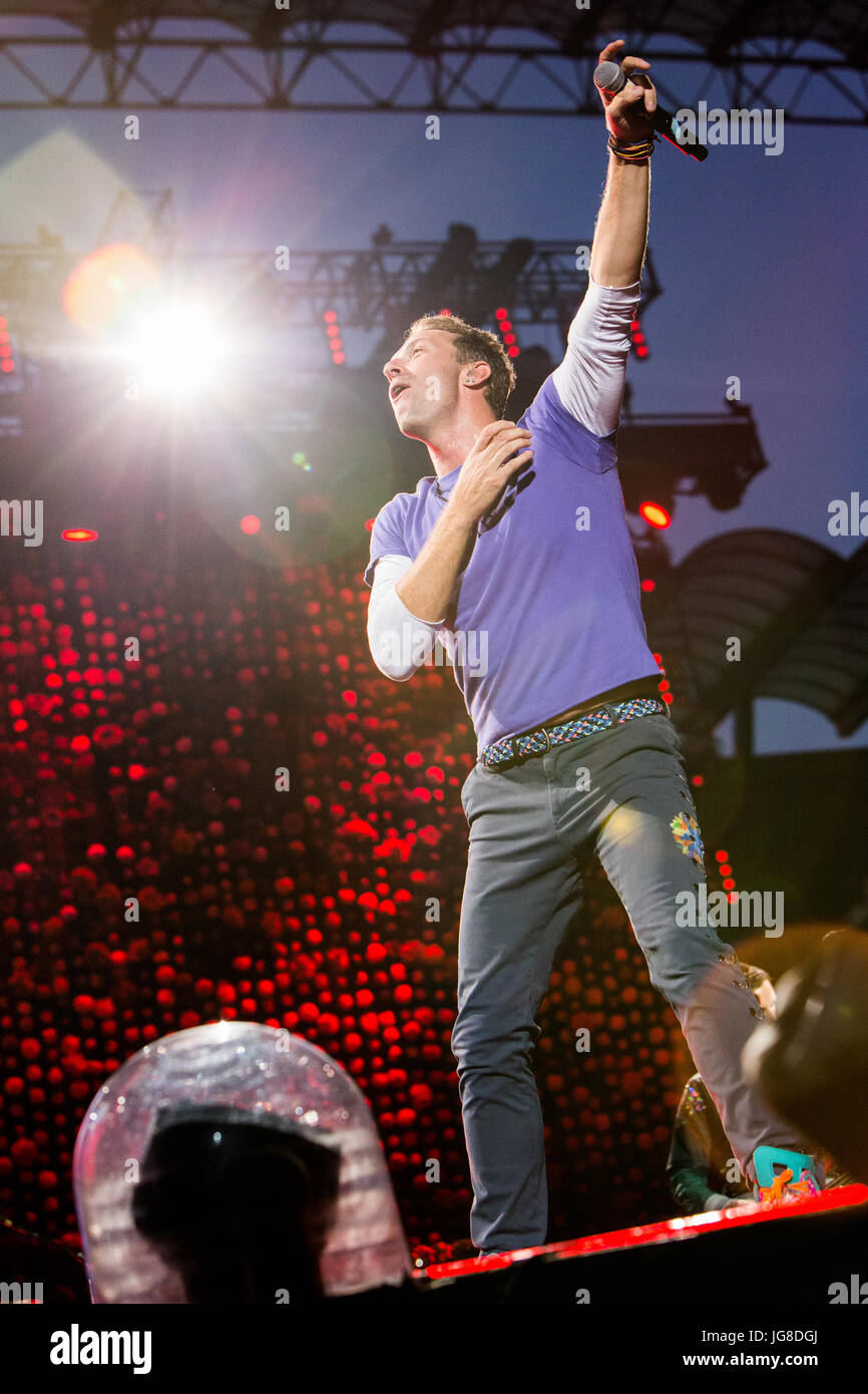 Coldplay tour hi-res stock photography and images - Alamy