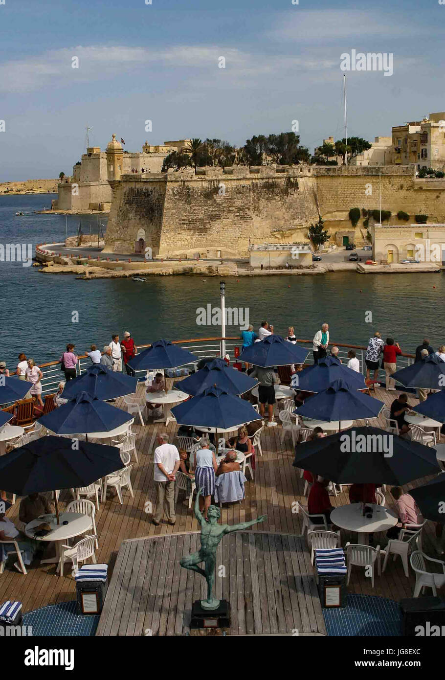 Valletta, Malta. 11th Oct, 2004. From the aft deck of a cruise ship ...