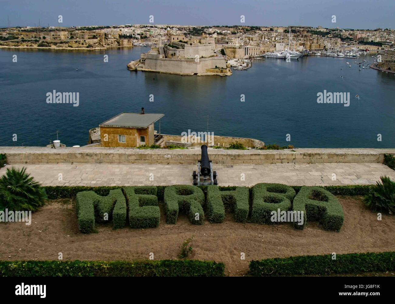 Valletta, Malta. 11th Oct, 2004. An antiquated cannon points toward ...