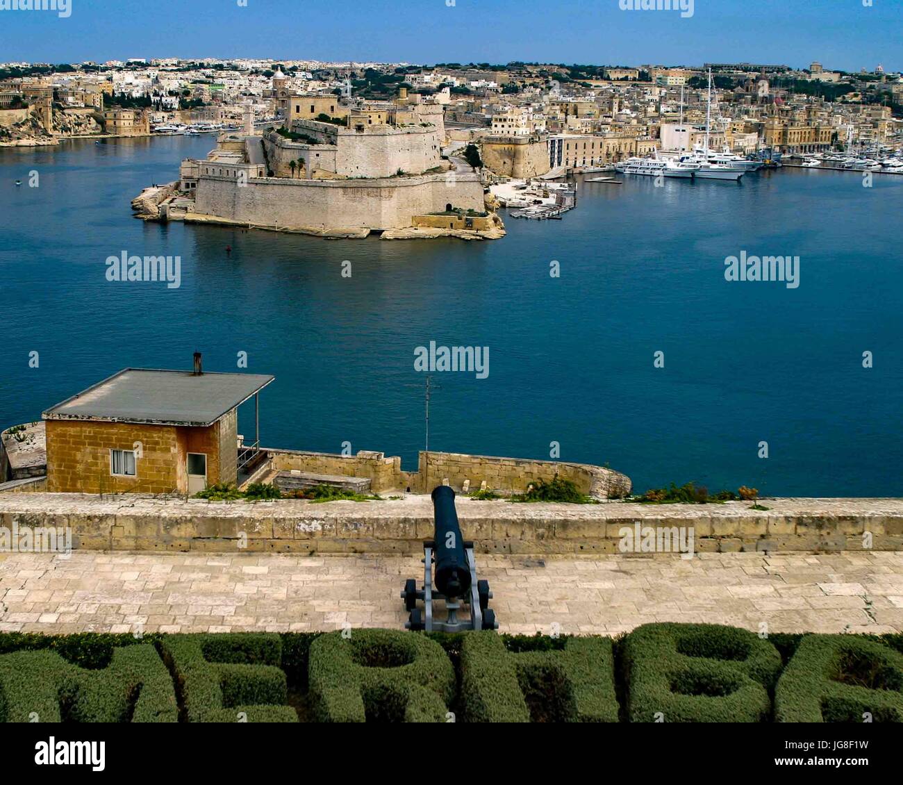 Valletta, Malta. 11th Oct, 2004. An antiquated cannon points toward ...