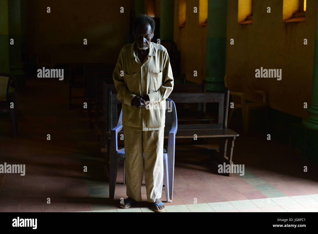 Dinka man hi-res stock photography and images - Alamy