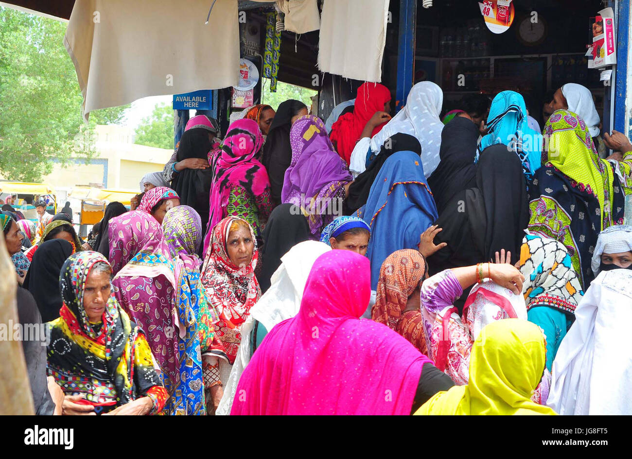 Easy paisa hi-res stock photography and images - Alamy