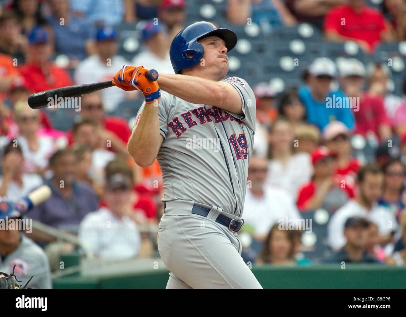 New York Mets right fielder Jay Bruce (19) strikes out in the first ...