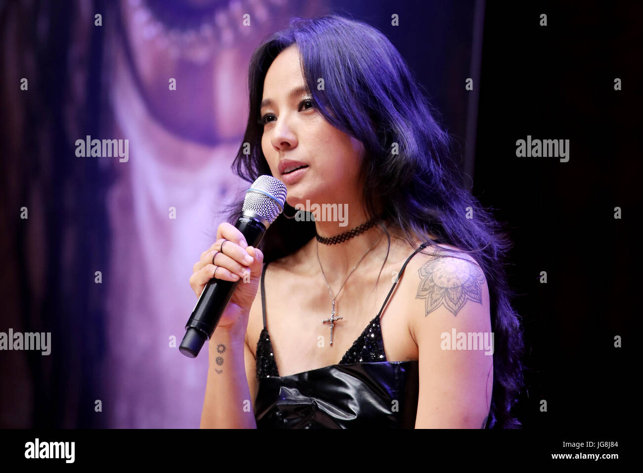 S. Korean singer Lee Hyo-ri South Korean singer Lee Hyo-ri responds to ...