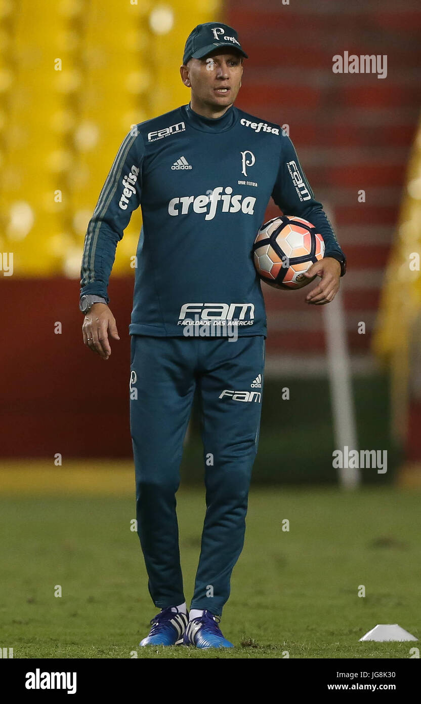 Estadio monumental guayaquil hi-res stock photography and images - Alamy