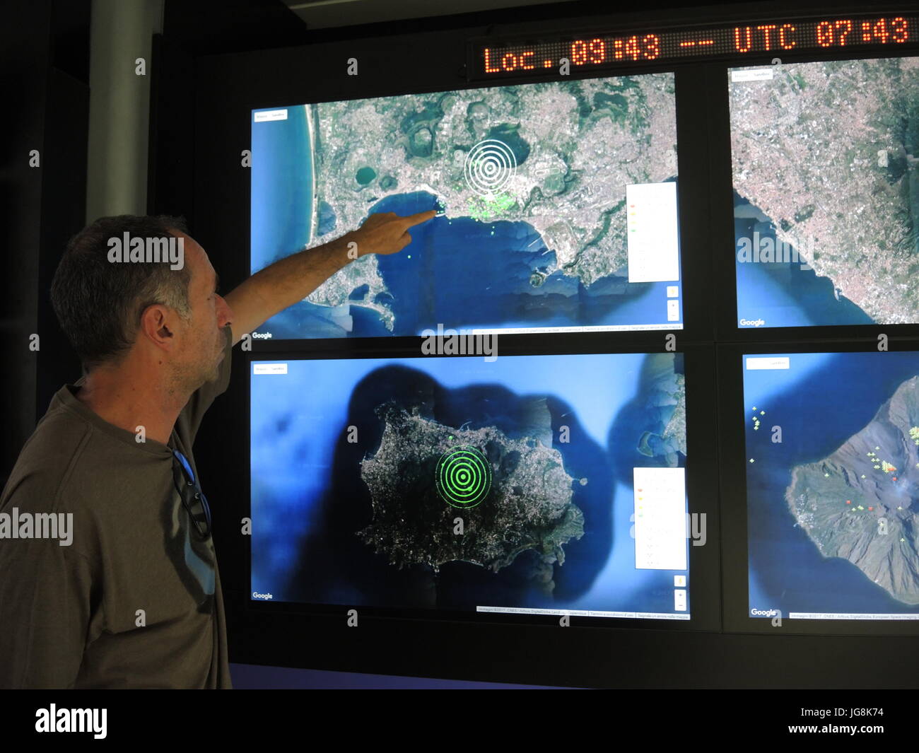 Institute of geophysics and volcanology hi-res stock photography and ...
