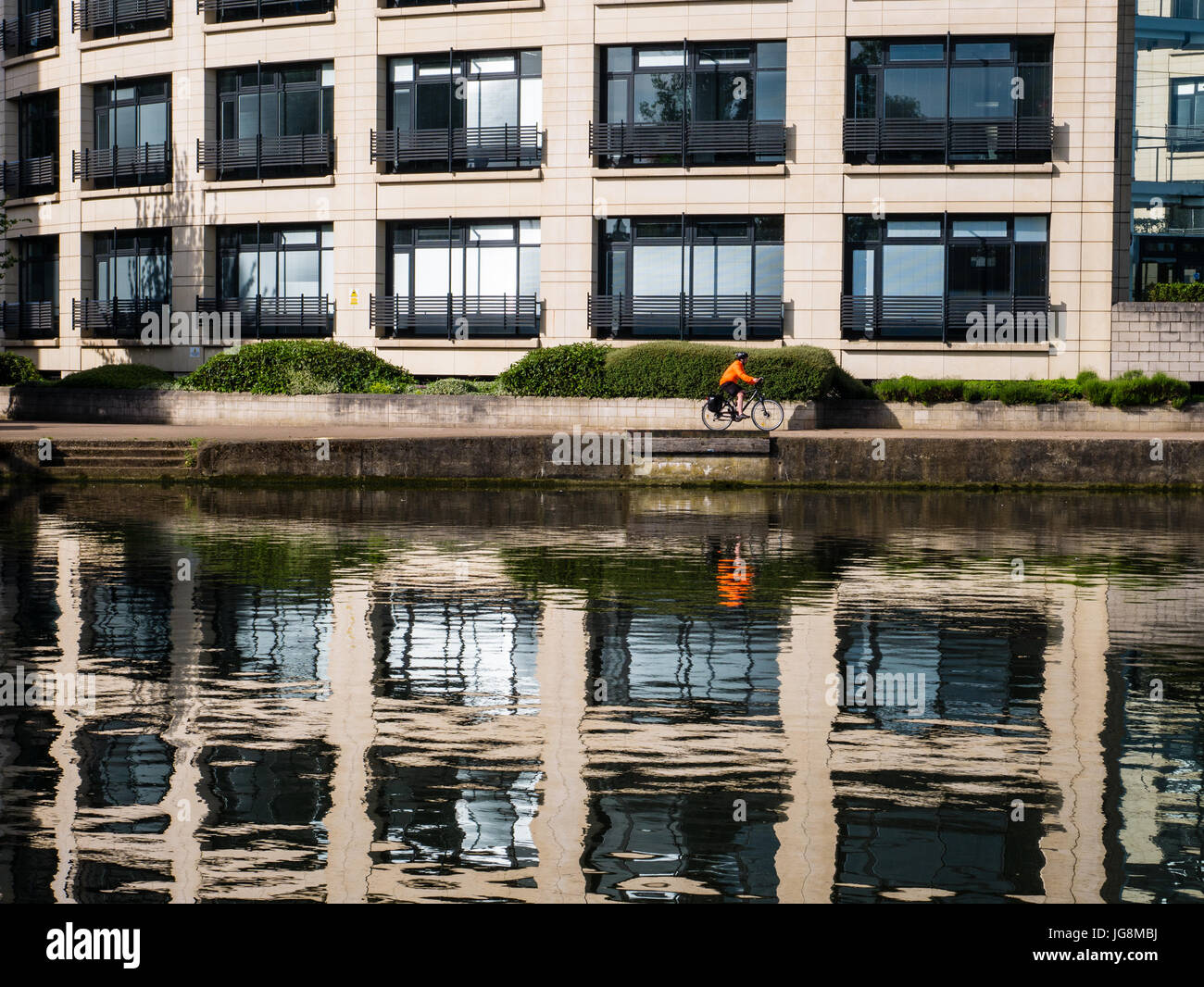 Thames Water Building, River Thames, Reading, Berkshire, England Stock ...