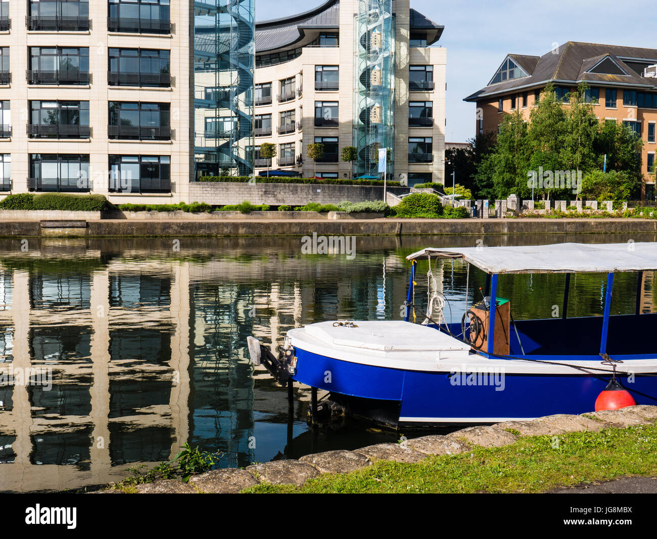 Thames Water Building, River Thames, Reading, Berkshire, England Stock ...