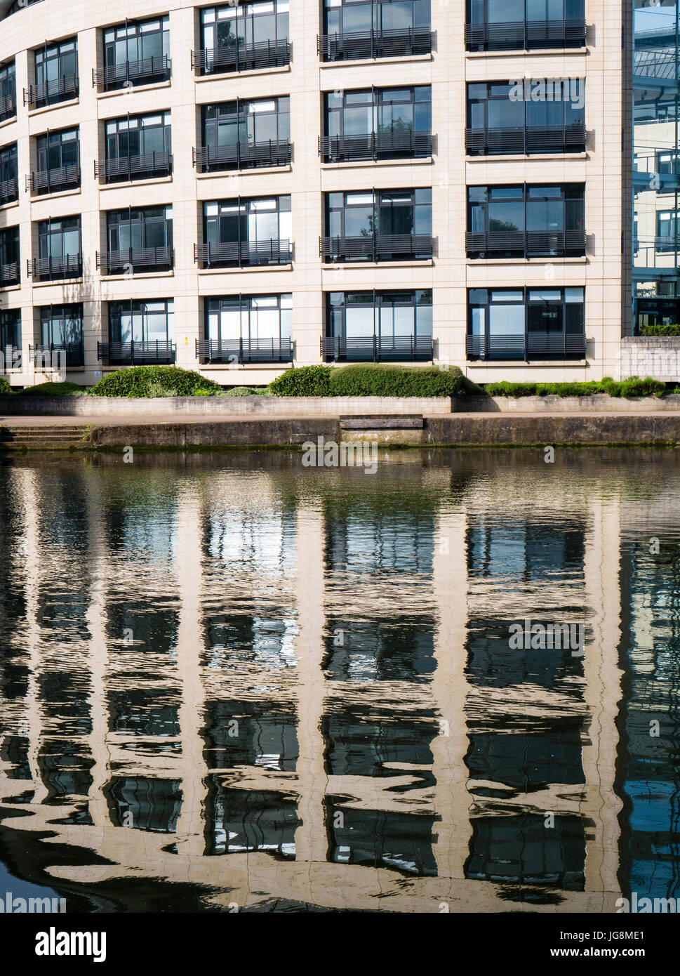 Thames Water Building, River Thames, Reading, Berkshire, England Stock ...