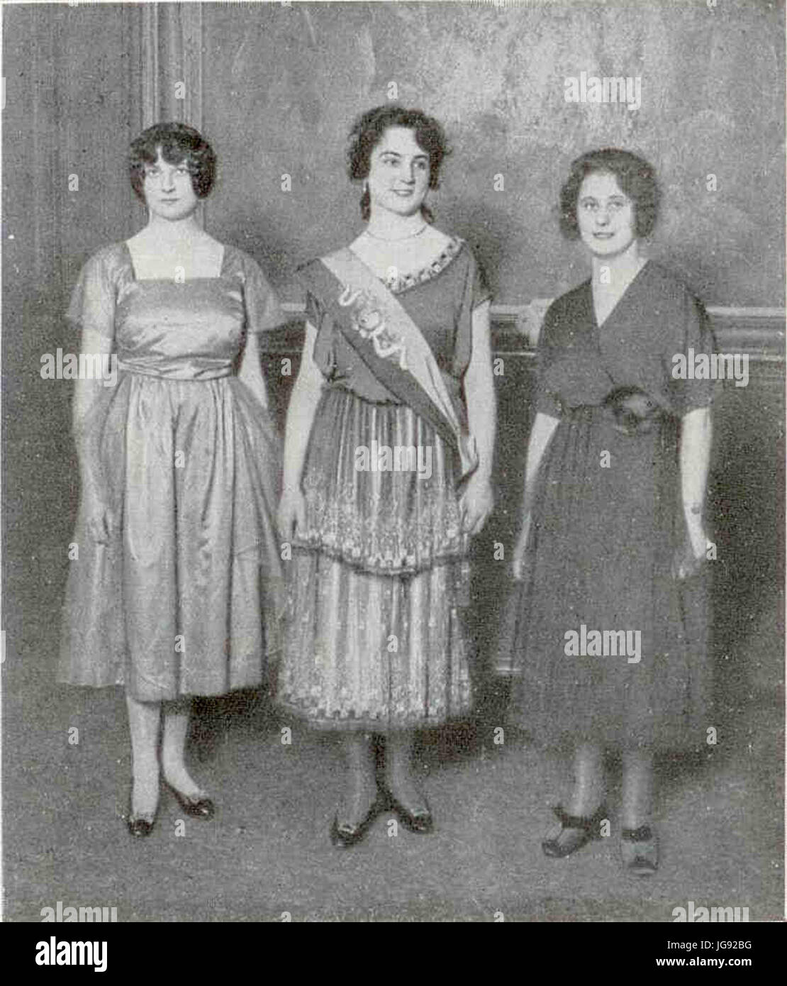 Yvonne Béclu 1921 - A1 Stock Photo - Alamy