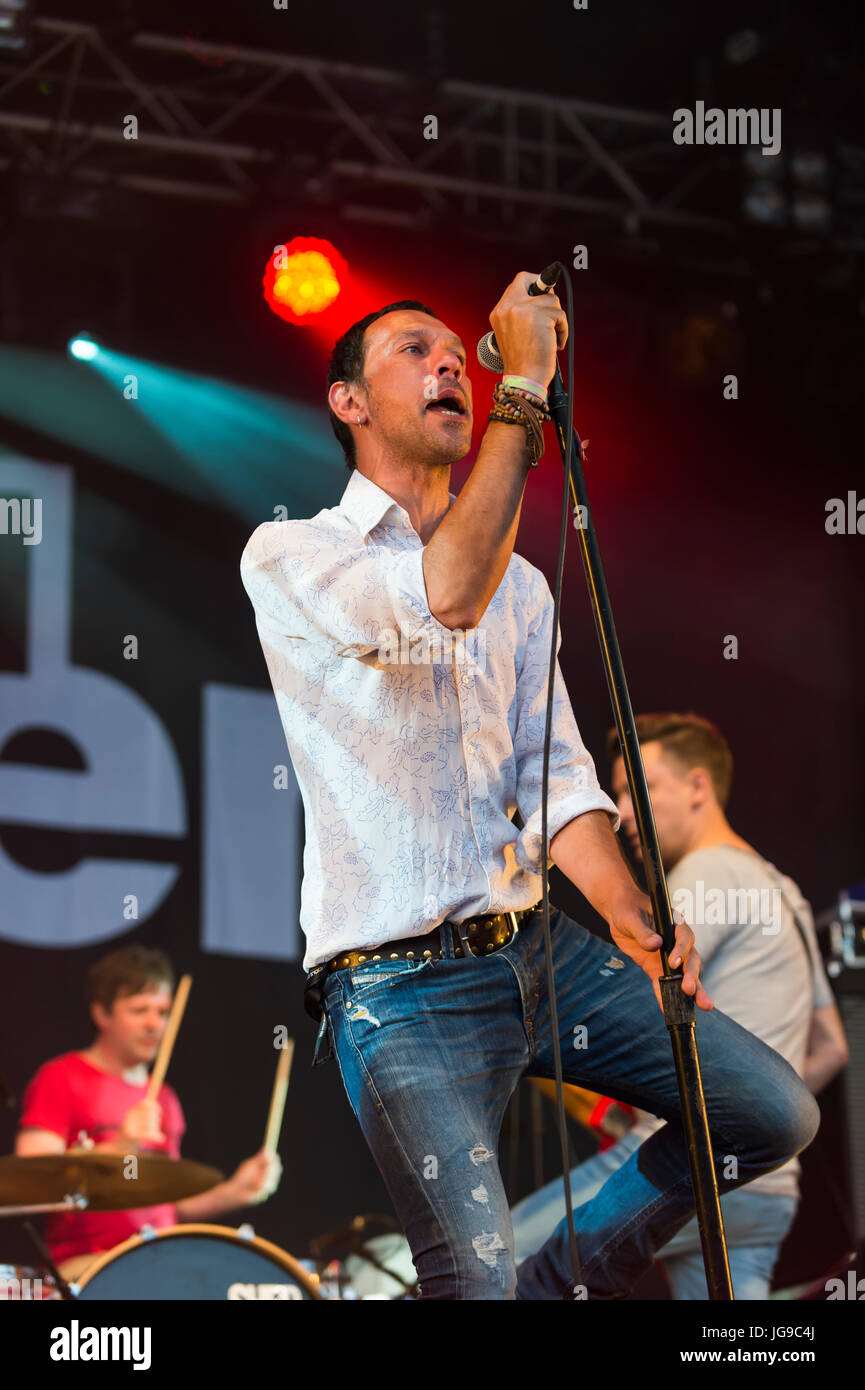 Shed seven band hi-res stock photography and images - Alamy